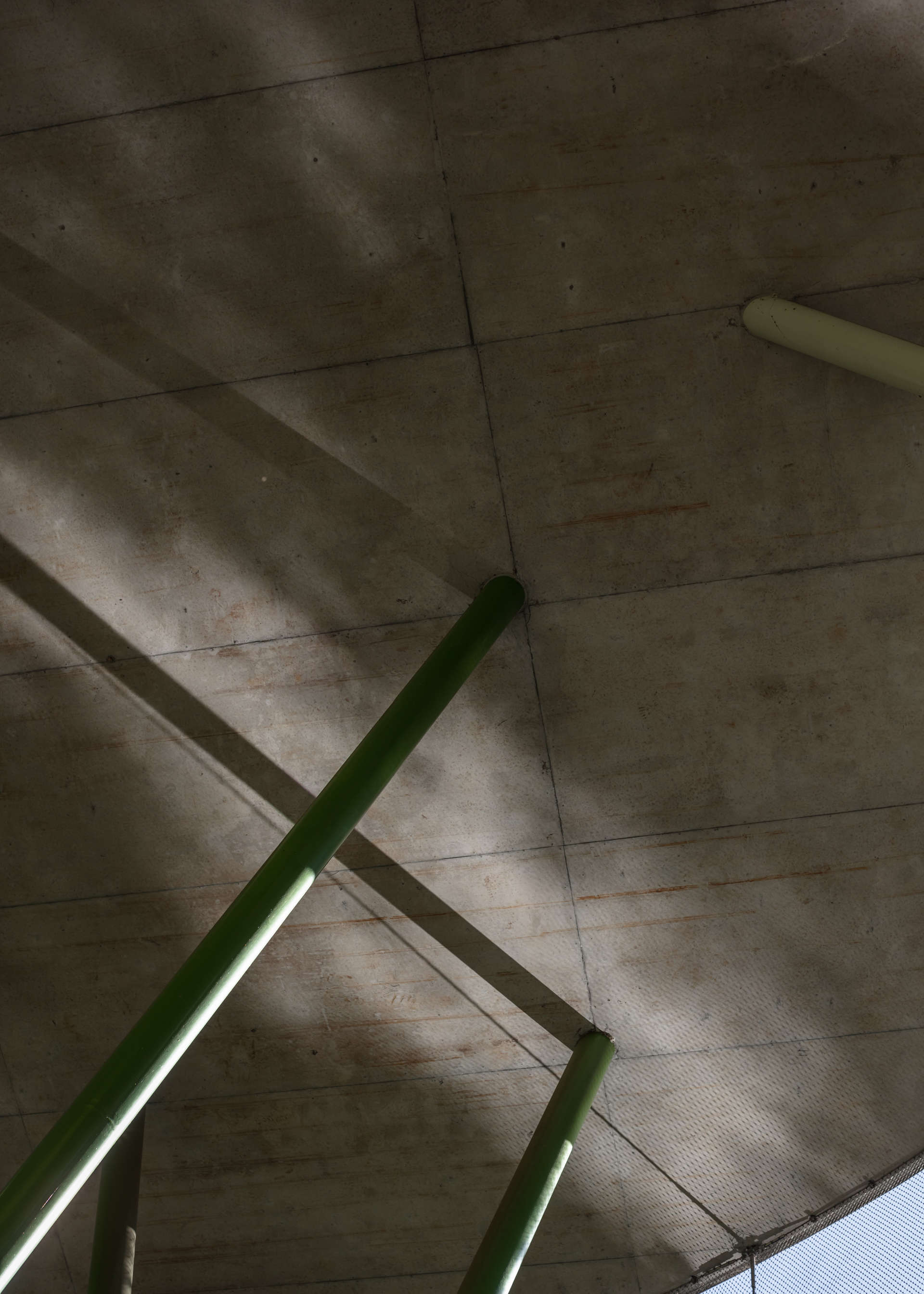 BUREAU — Bird Shelter