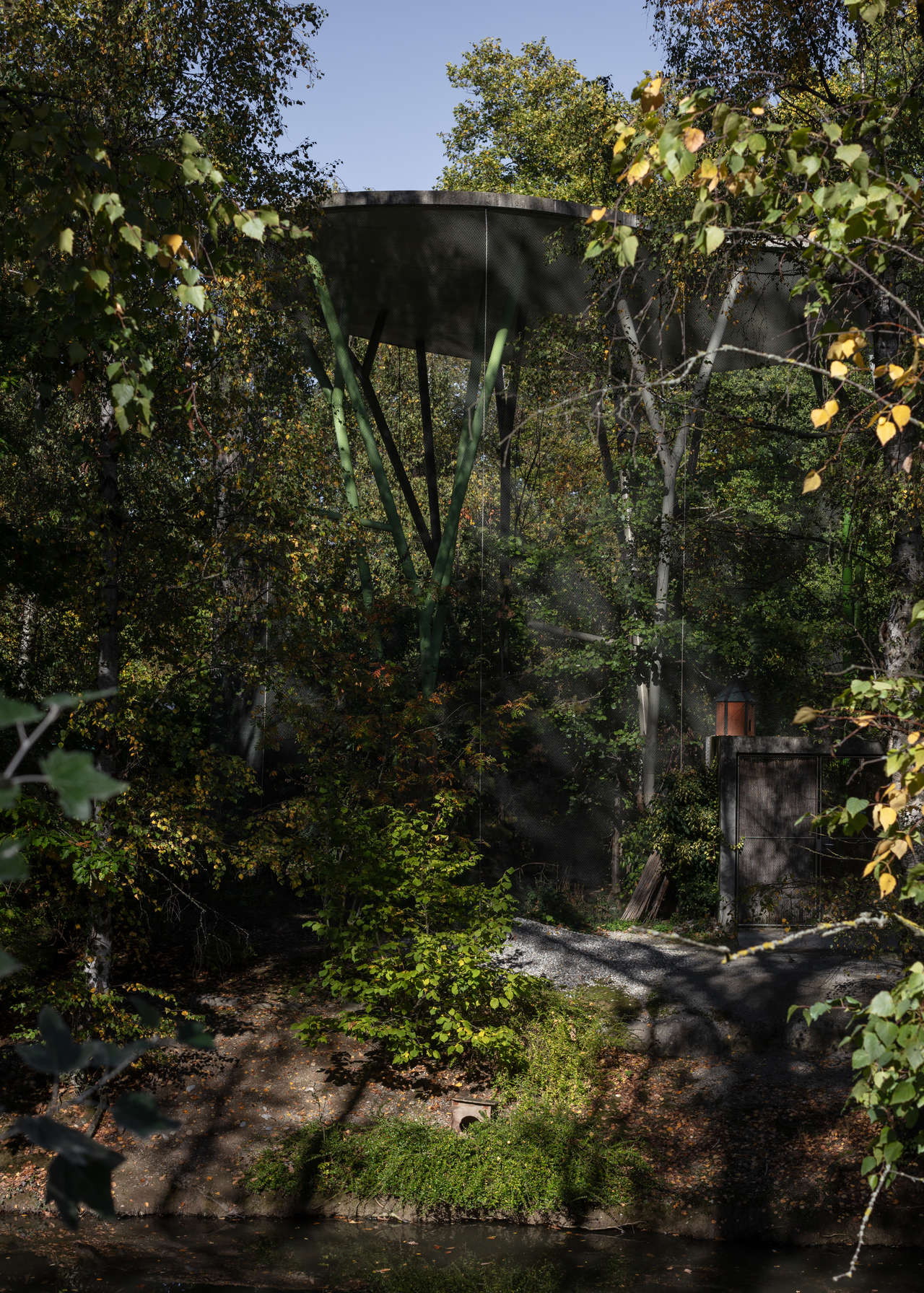 BUREAU — Bird Shelter